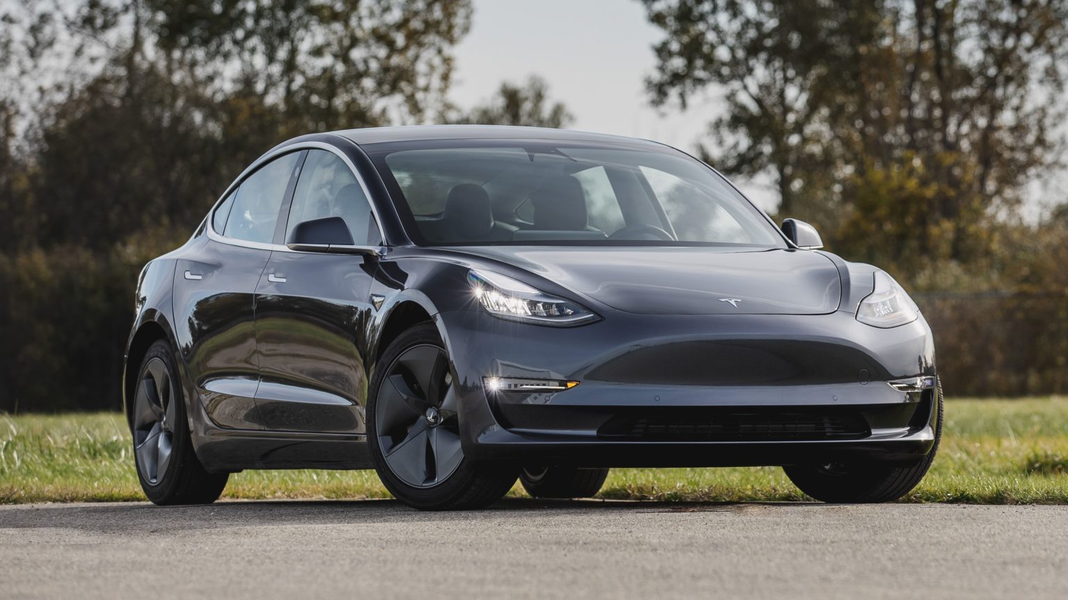 Novo carro elétrico de entrada da Tesla estreia em 2024, veja o valor