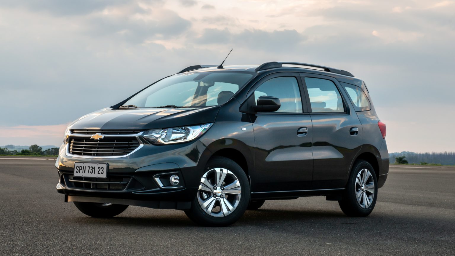 Chevrolet Spin agora tem 7 lugares em versões de entrada, veja os preços
