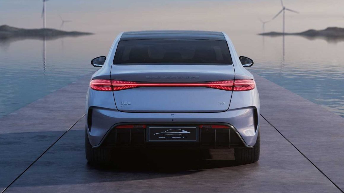 BYD registra no Brasil sedã elétrico com 700 km de autonomia