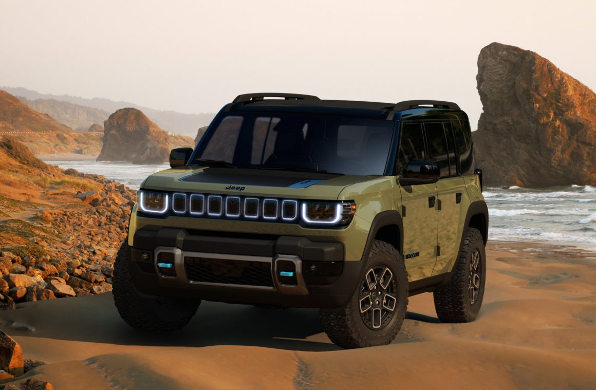 Jeep Avenger: primeiro SUV elétrico da marca estreia no Salão de Paris
