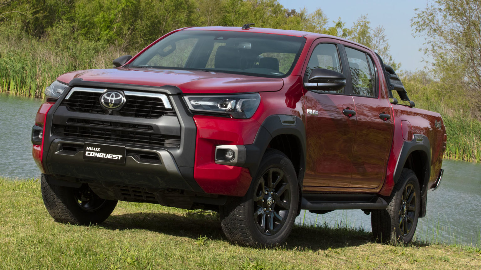 Toyota Hilux completa 55 anos de produção, relembre a história da picape